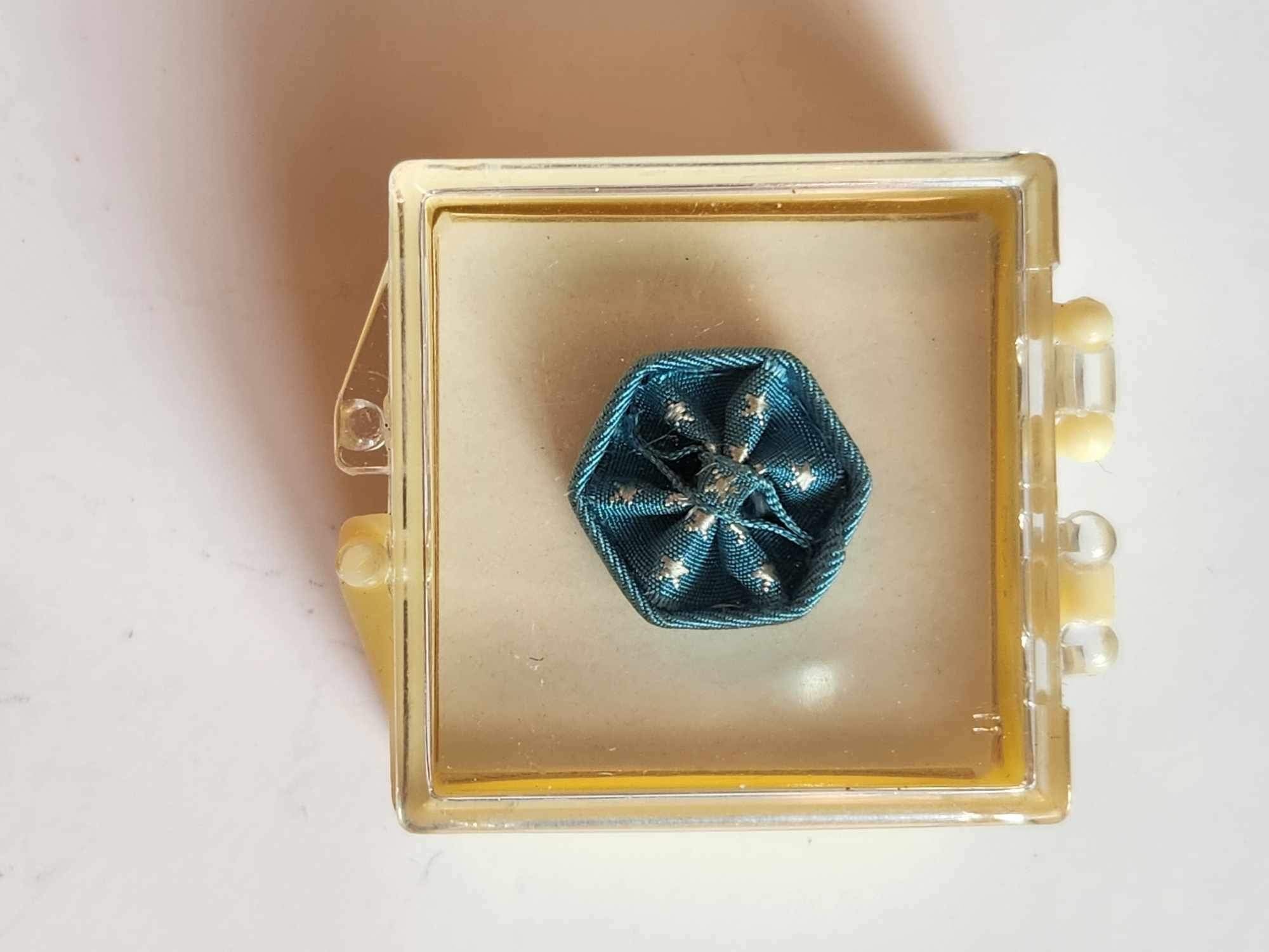 USA MOH MEDAL OF HONOR ROSSETTE FOR MEDAL. ORIGINAL ISSUE. Comes in or ...