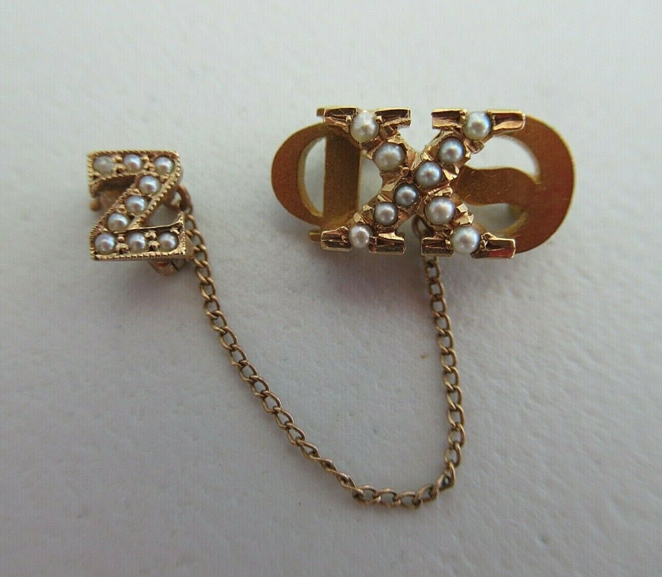 USA FRATERNITY PIN PHI CHI THETA. MADE IN GOLD. 1922. #805. NAMED. 162 ...