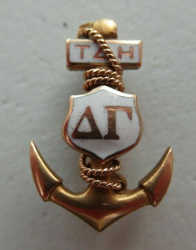 USA FRATERNITY PIN DELTA GAMMA. MADE IN GOLD. 1943. NAMED. MARKED. 115 ...