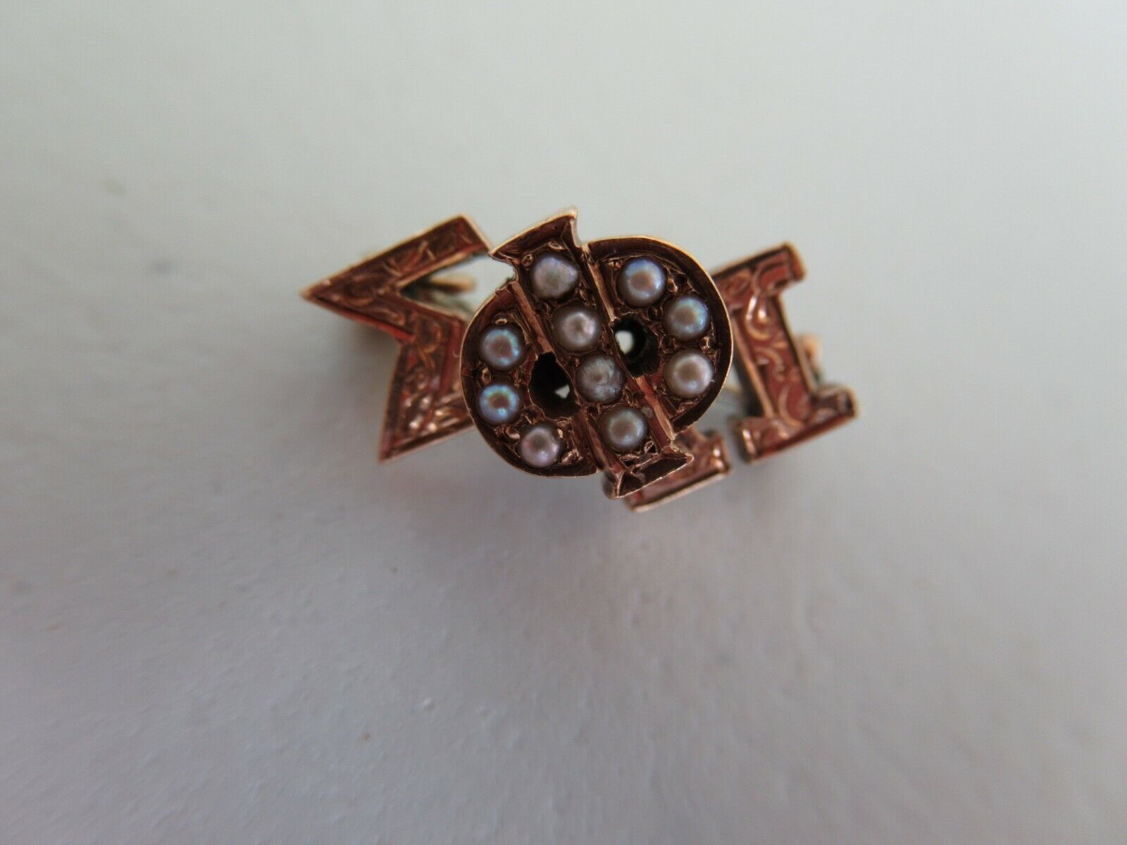 USA FRATERNITY PIN PHI SIGMA PI. MADE IN GOLD. 876 – WorldWideMedals