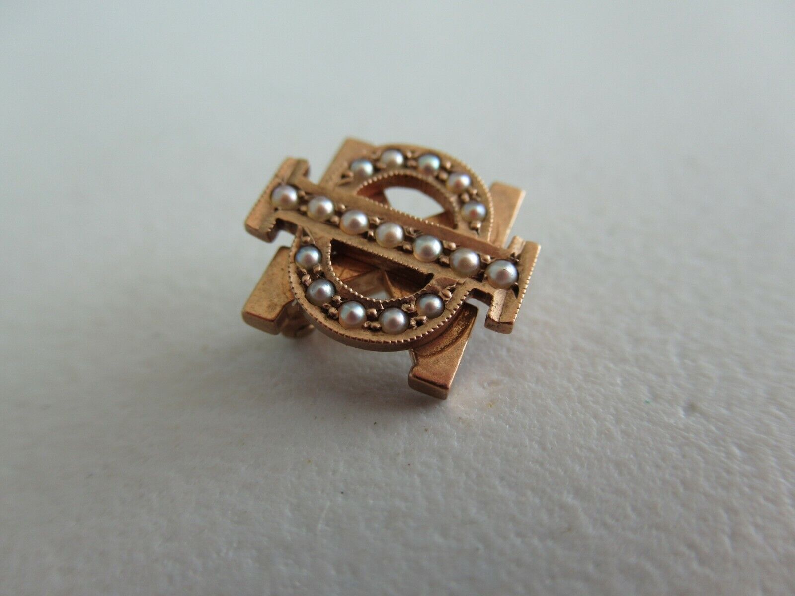 USA FRATERNITY PIN PHI CHI. MADE IN GOLD. 915 – WorldWideMedals